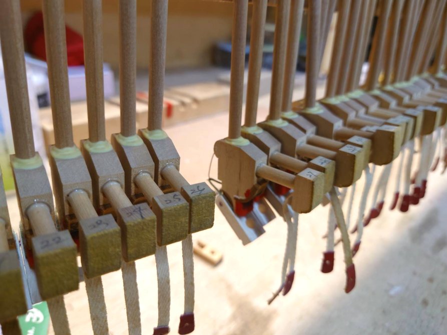 Boston GP 響板ニス塗り3回目と、ヤマハU3Aバットフレンジ交換修理 : 猫好き調律師、杉本由紀（すぎもとよしのり）おやじのつぶやき