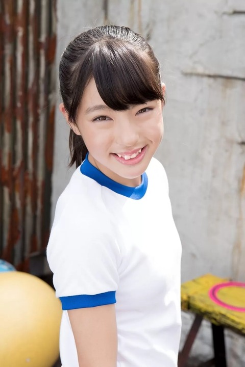 結城響3 : 美少女画像倉庫