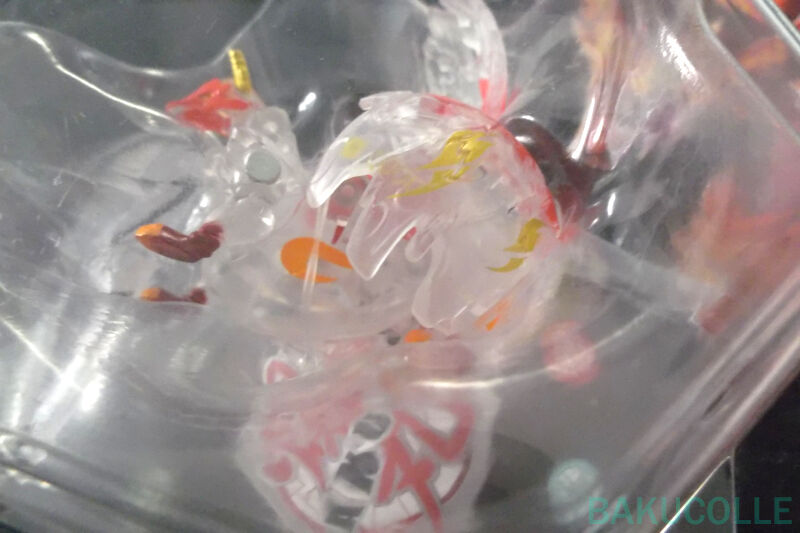 ダイヤモンド・ブリッツフォックス DIAMOND BLITZ FOX 火属性 BAKUGAN : 爆丸コレクション