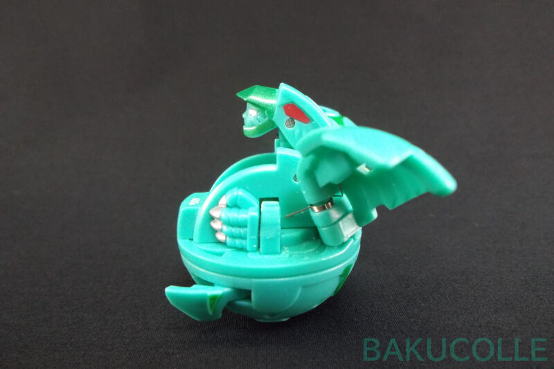 ゼフィロス・スピン・クロウ VENTUS SPIN RAVENOID 風属性 SPECIAL ATTACK : 爆丸コレクション