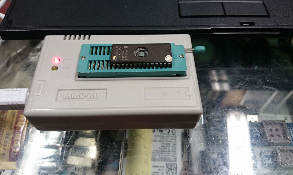 XYZの実験室 : MiniPro TL866 Universal Programmer 使ってみた