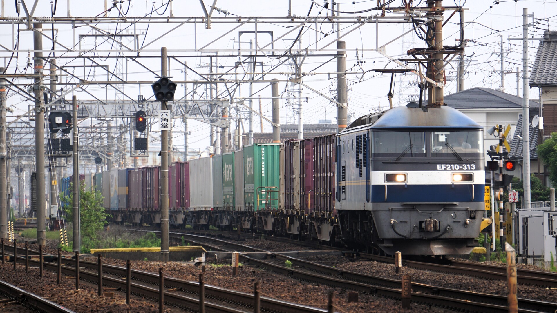 2025年7月8日 今朝の写真 EF210-355とDF200-205 : Rail Scope