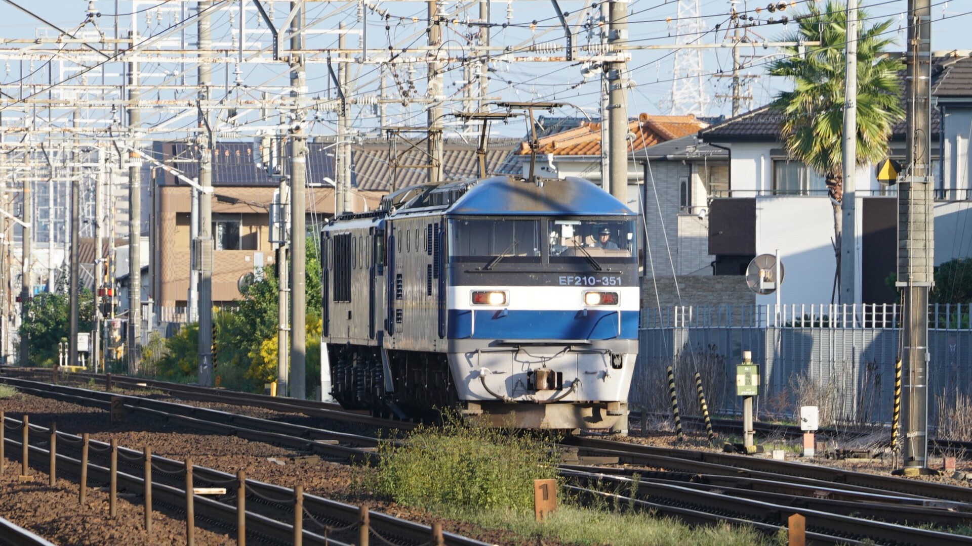 2024年10月21日 今朝の写真 EF64-1046とEF510-4 : Rail Scope