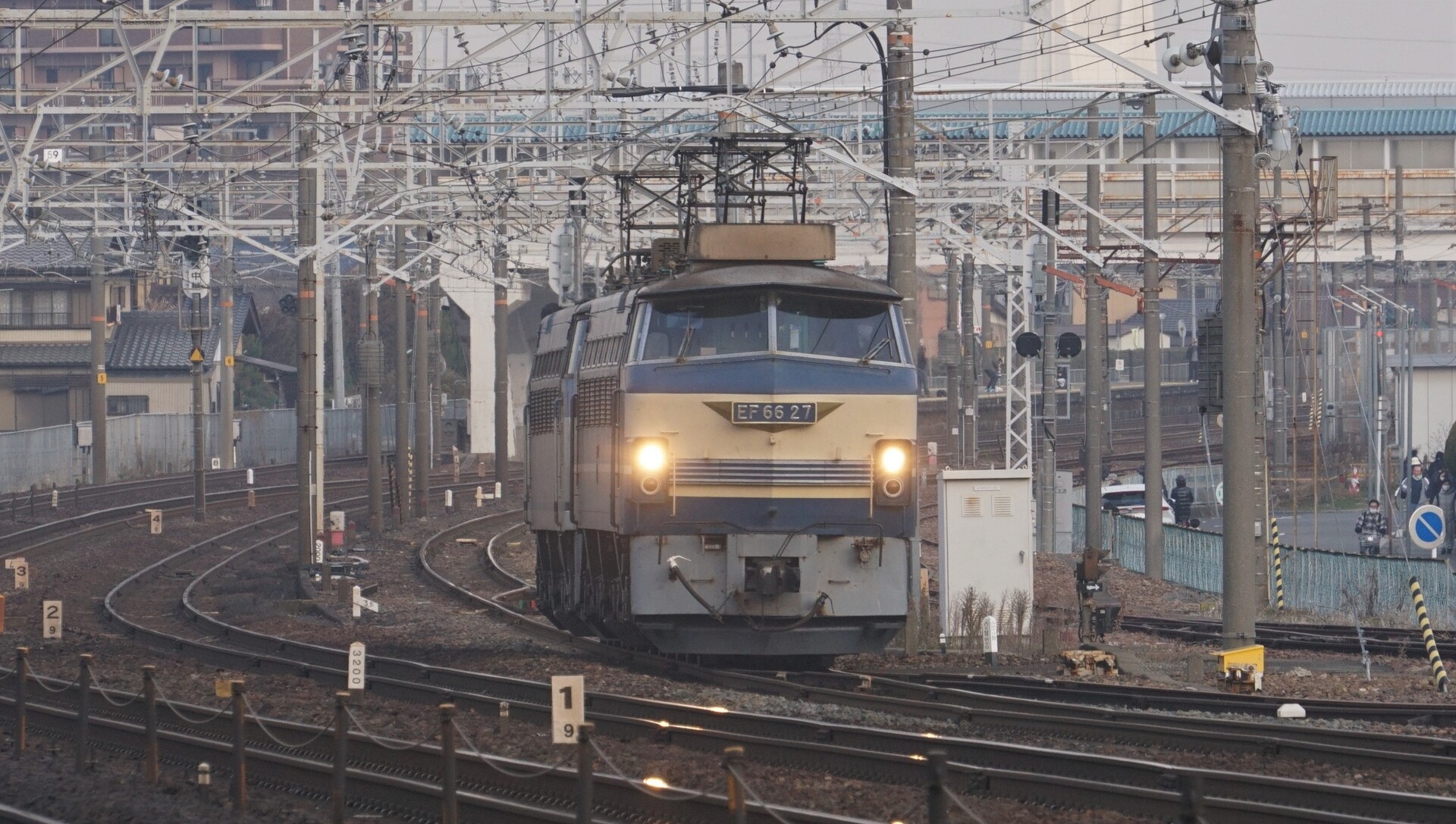 2022年2月15日 今朝の写真 ニーナ＋EF66-129 : Rail Scope
