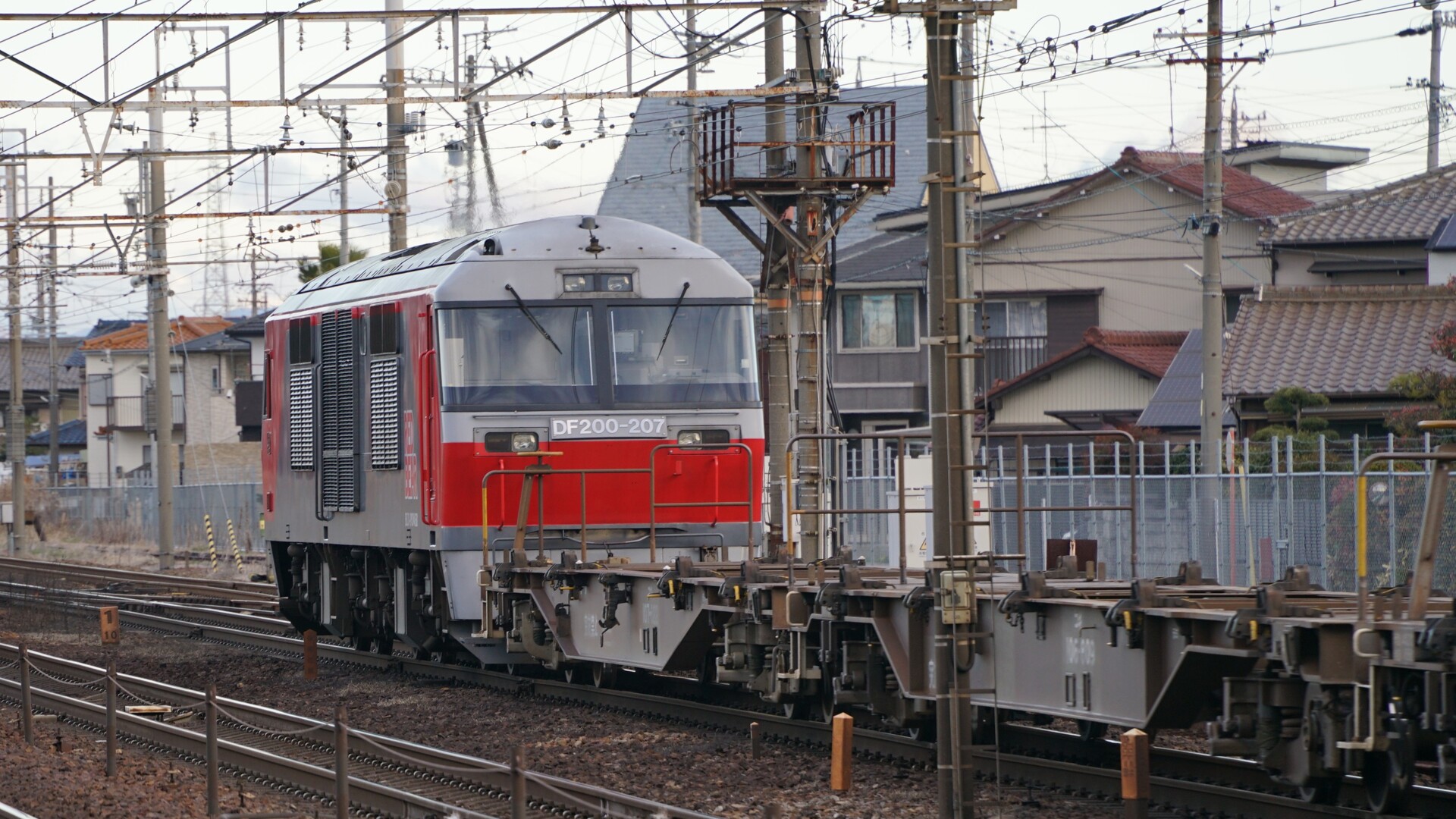 2024年2月16日 今朝の写真 EF66-122とDF200-207 : Rail Scope