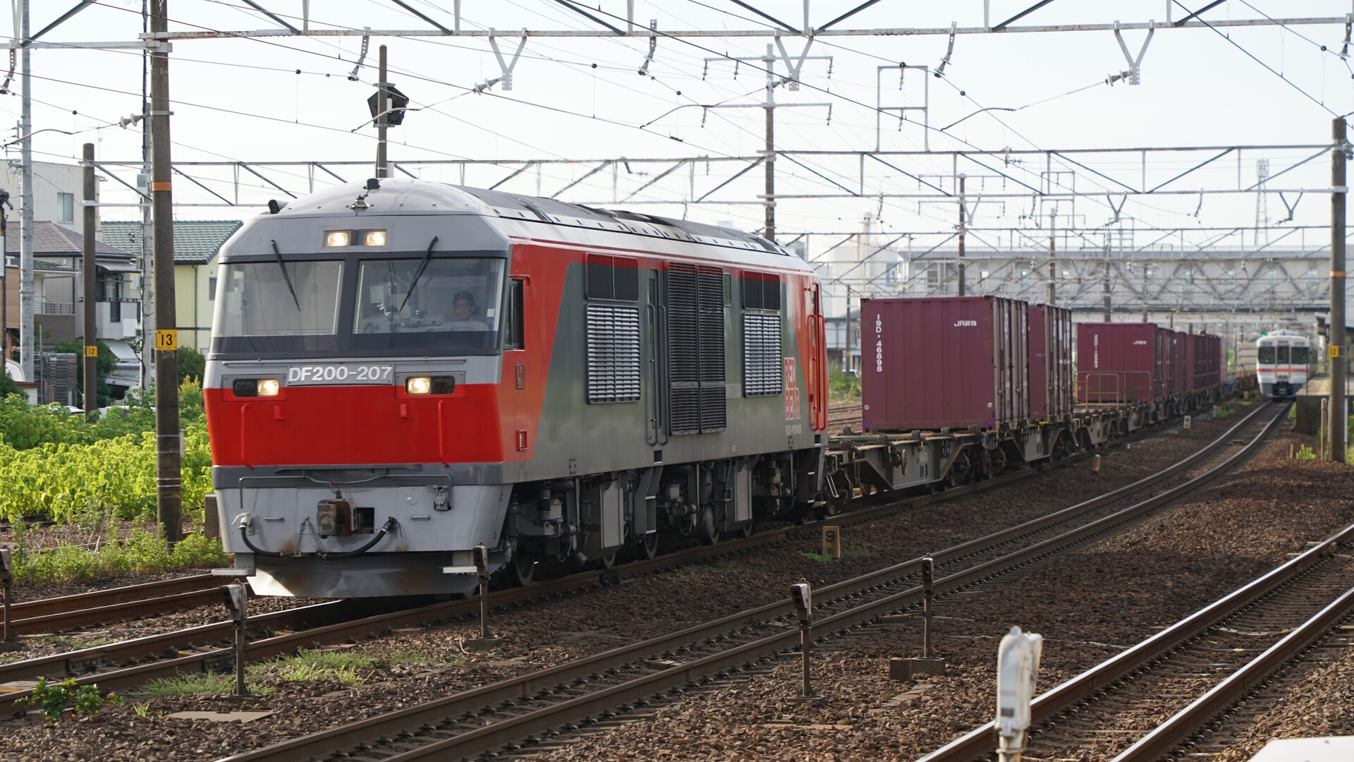 2025年8月28日 今朝の写真 EF510-12とDF200-207 : Rail Scope