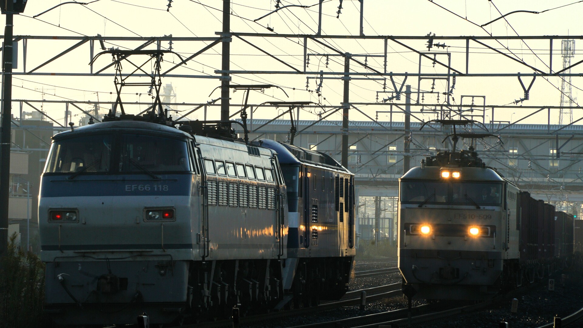 2023年11月16日 今朝の写真 EF66-118とEF510-509 : Rail Scope
