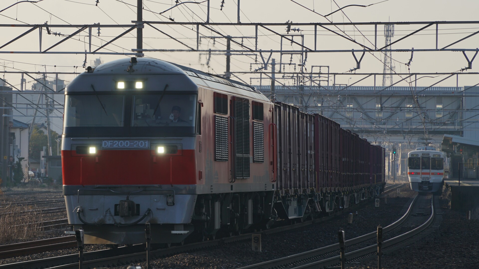 2024年3月14日 今朝の写真 EF66-127とDF200-201 : Rail Scope