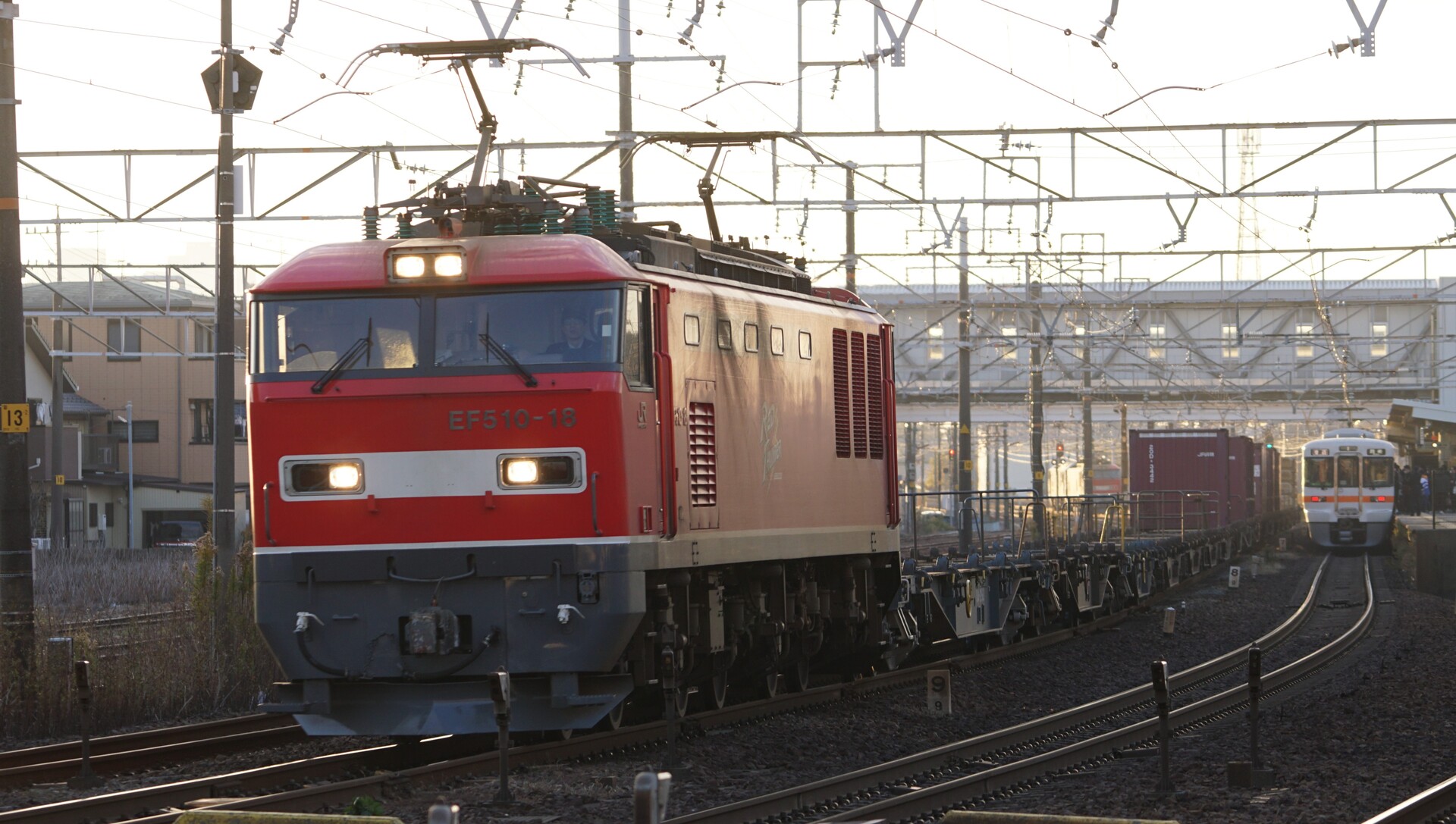 2025年12月10日 今朝の写真 EF510-1と18 : Rail Scope