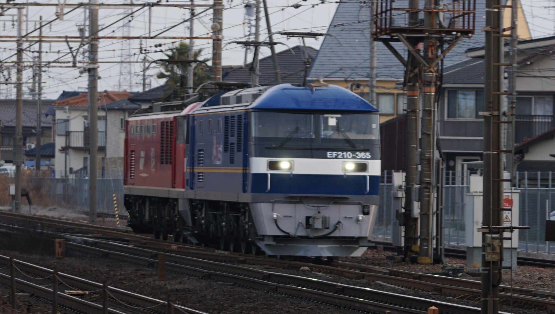 2025年2月28日 今朝の写真 EF510-10と4 : Rail Scope