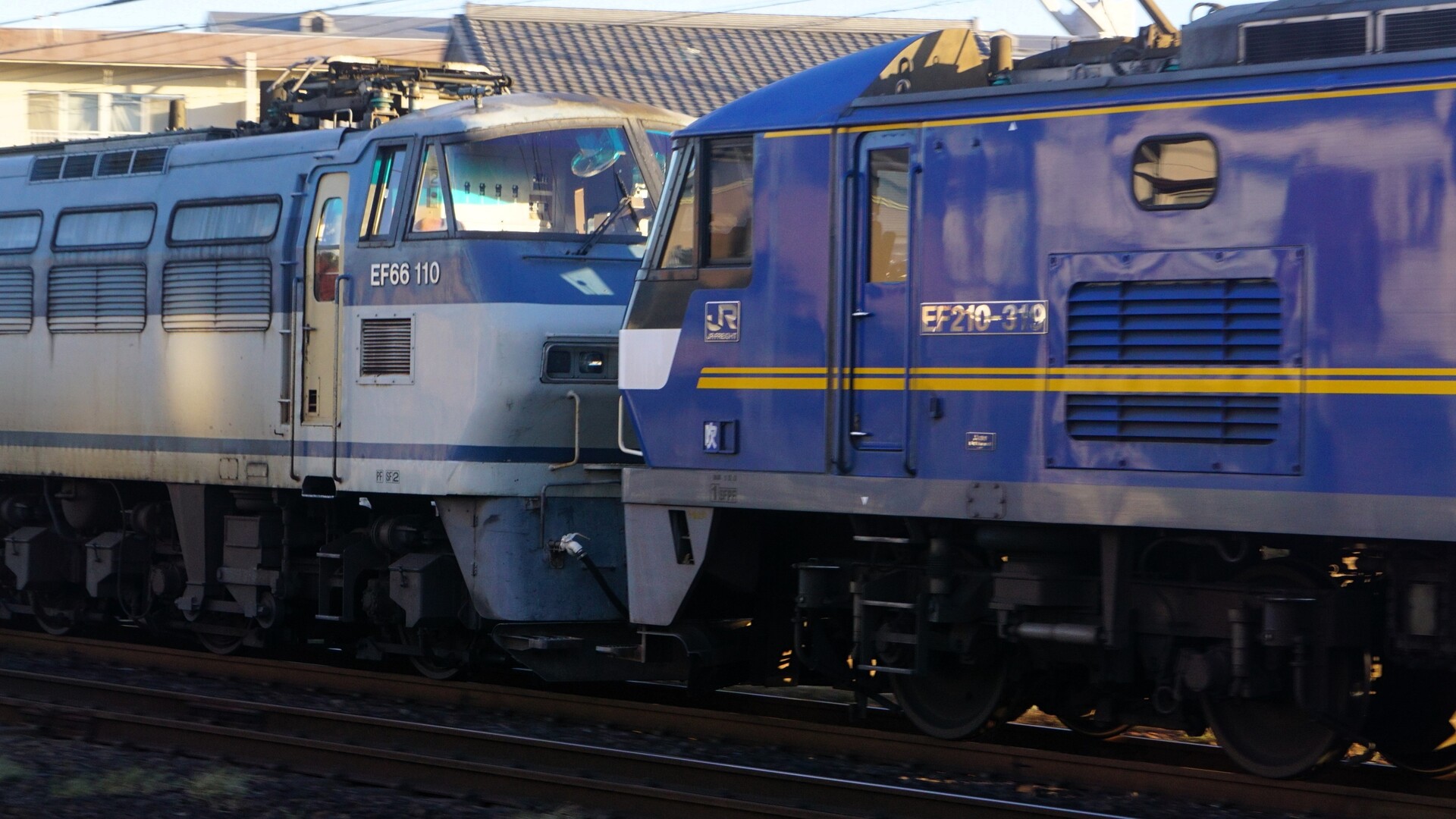 2023年11月14日 今朝の写真 EF66-110とEF510-508 : Rail Scope