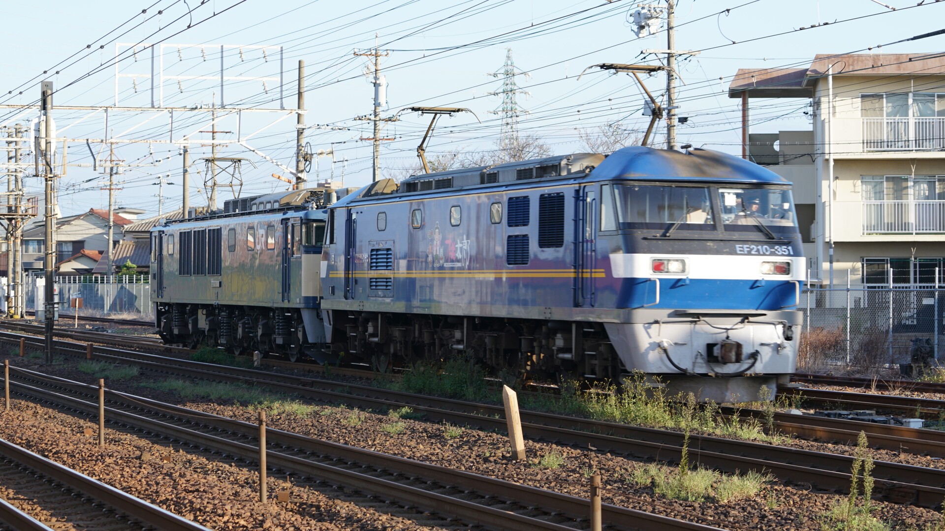 2024年10月21日 今朝の写真 EF64-1046とEF510-4 : Rail Scope