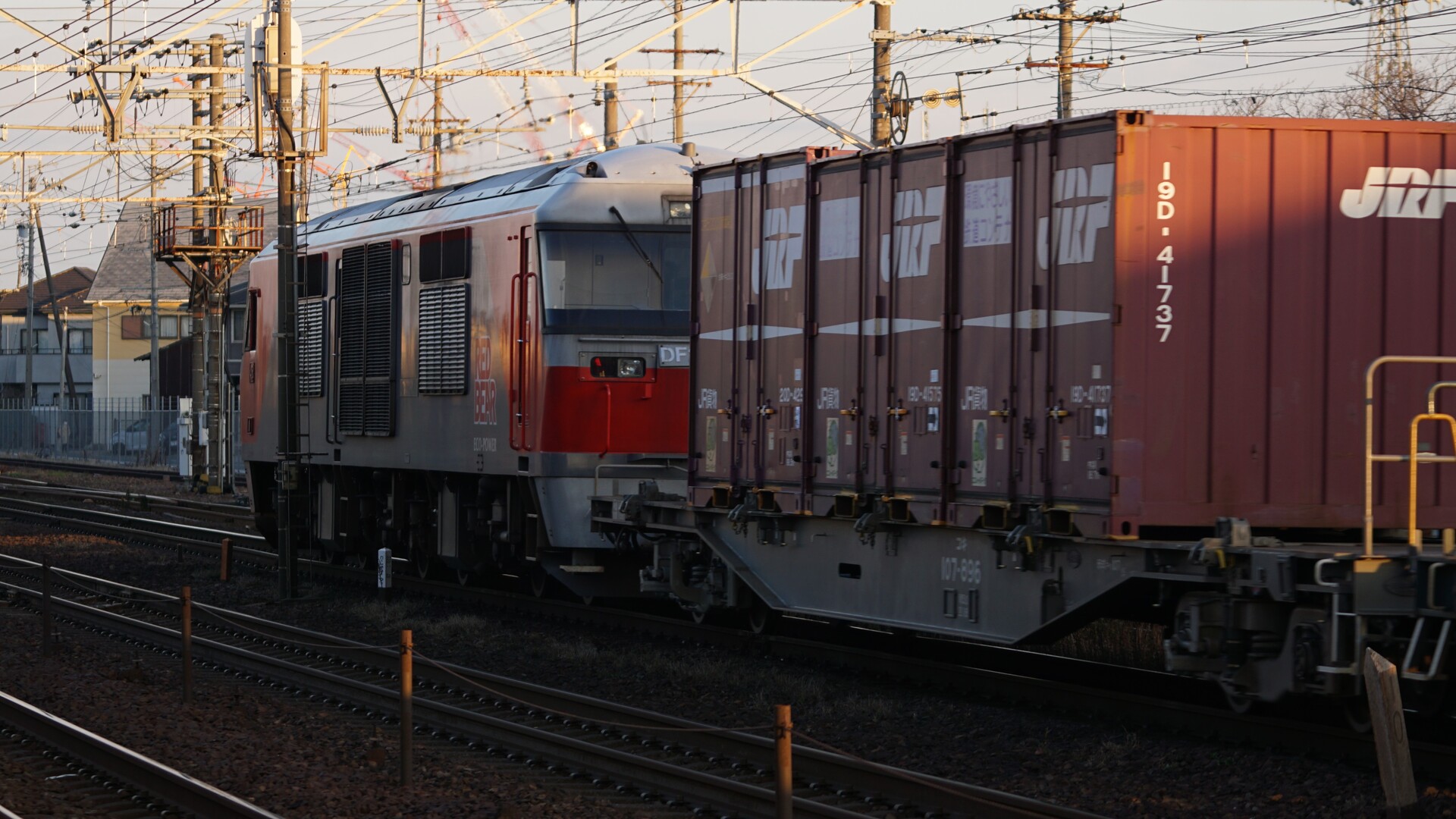 2025年12月5日 今朝の写真 EF510-506とDF200-216 : Rail Scope
