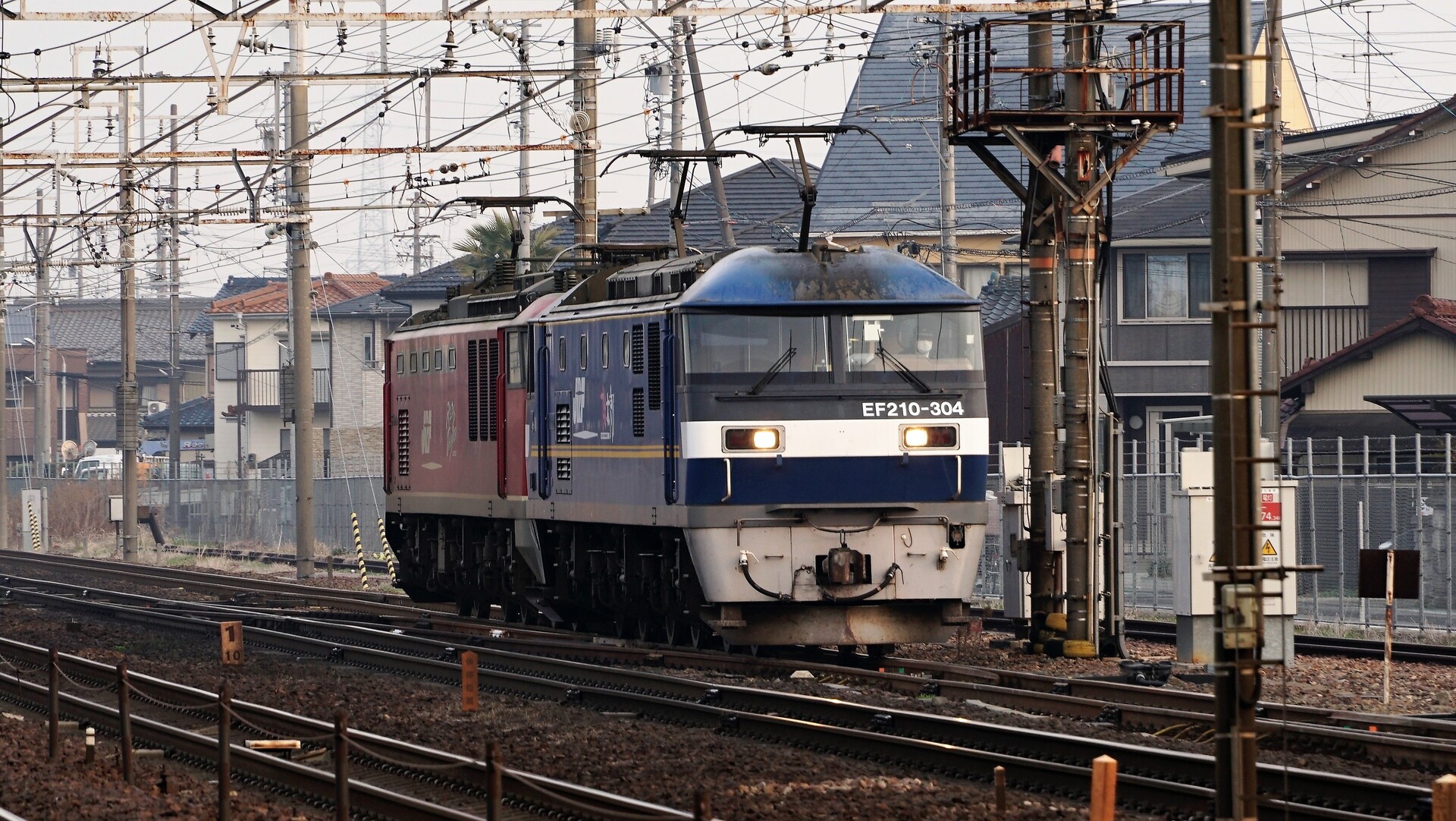 2023年3月10 今朝の写真 EF510-19とDF200-216 : Rail Scope