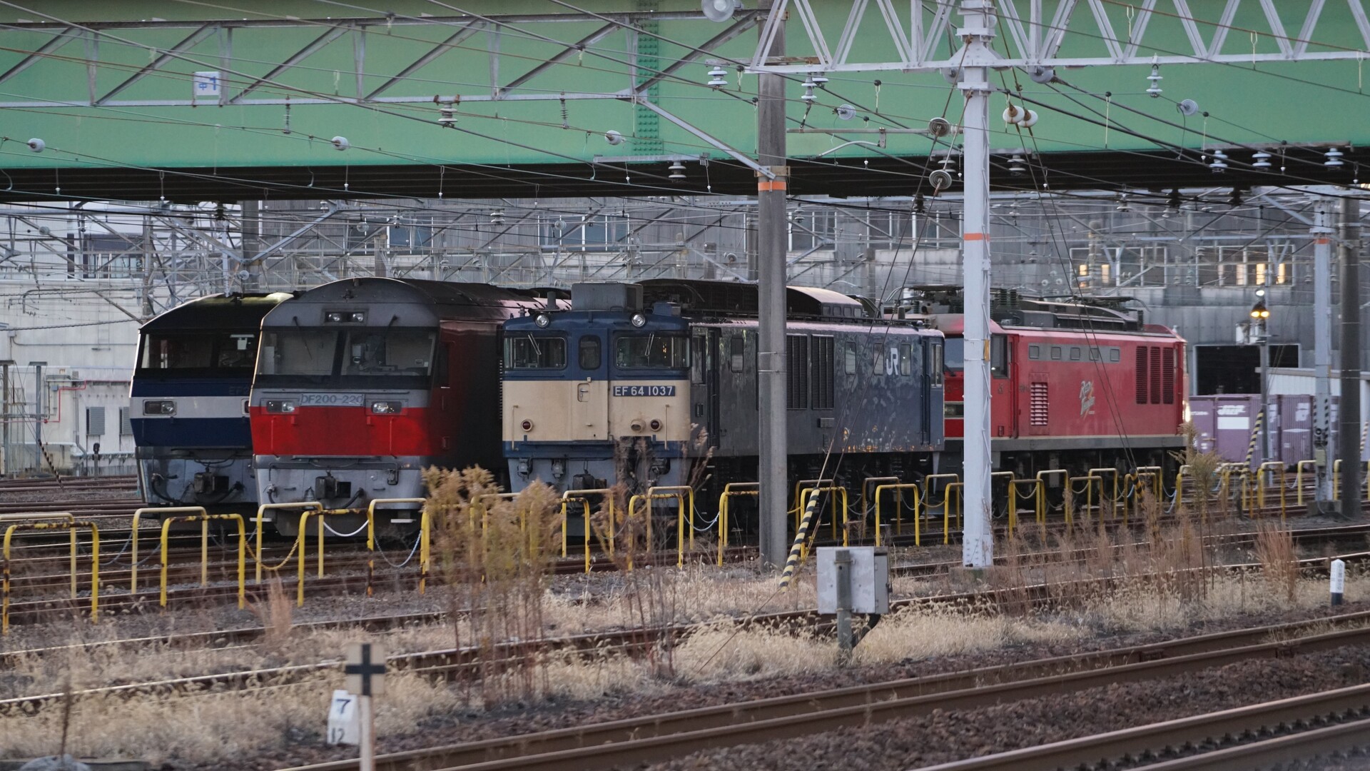 2025年1月17日 今朝の写真 EF510-21とDF200-206 : Rail Scope