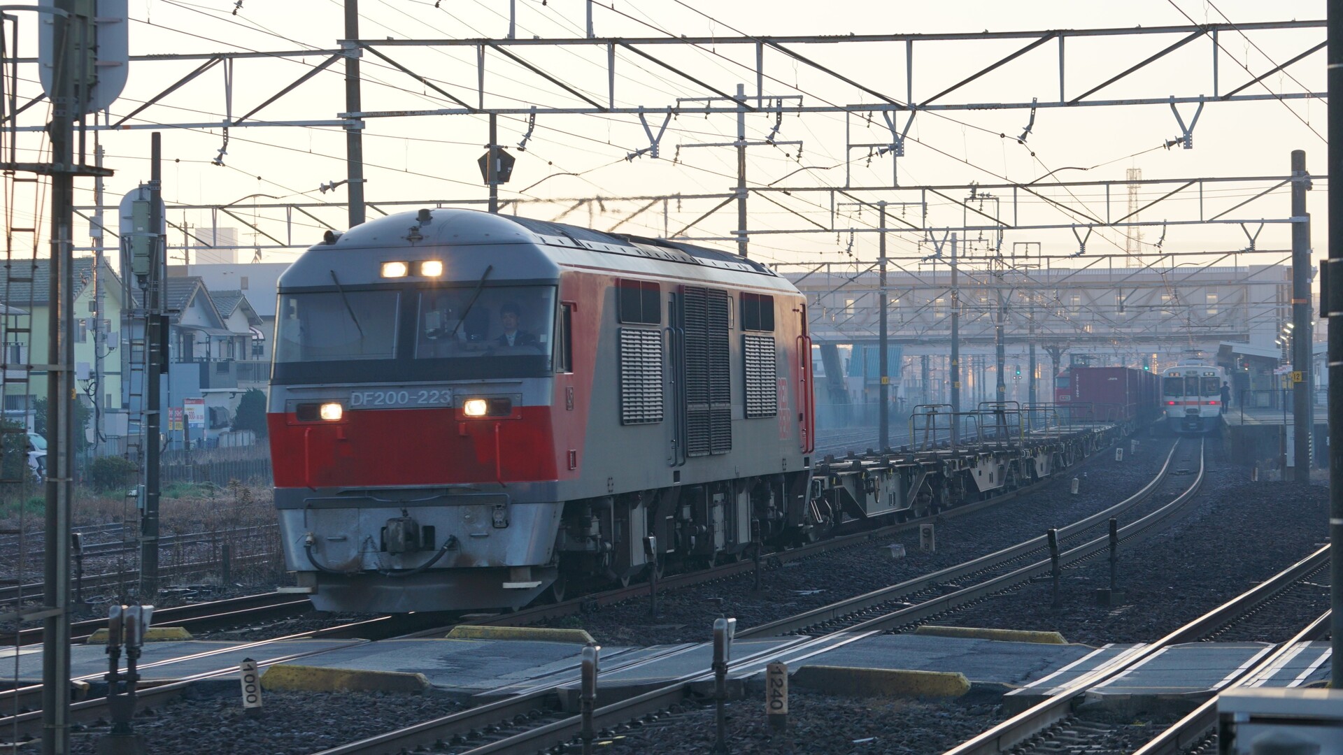 2025年1月16日 今朝の写真 EF510-11とDF200-223 : Rail Scope