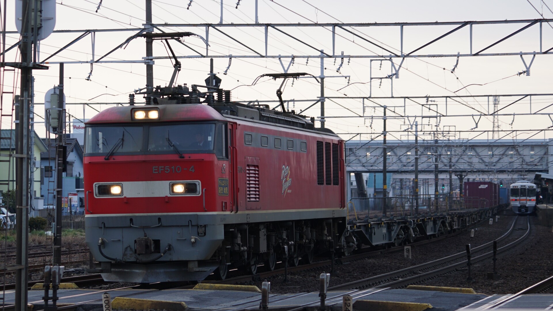 2025年2月28日 今朝の写真 EF510-10と4 : Rail Scope