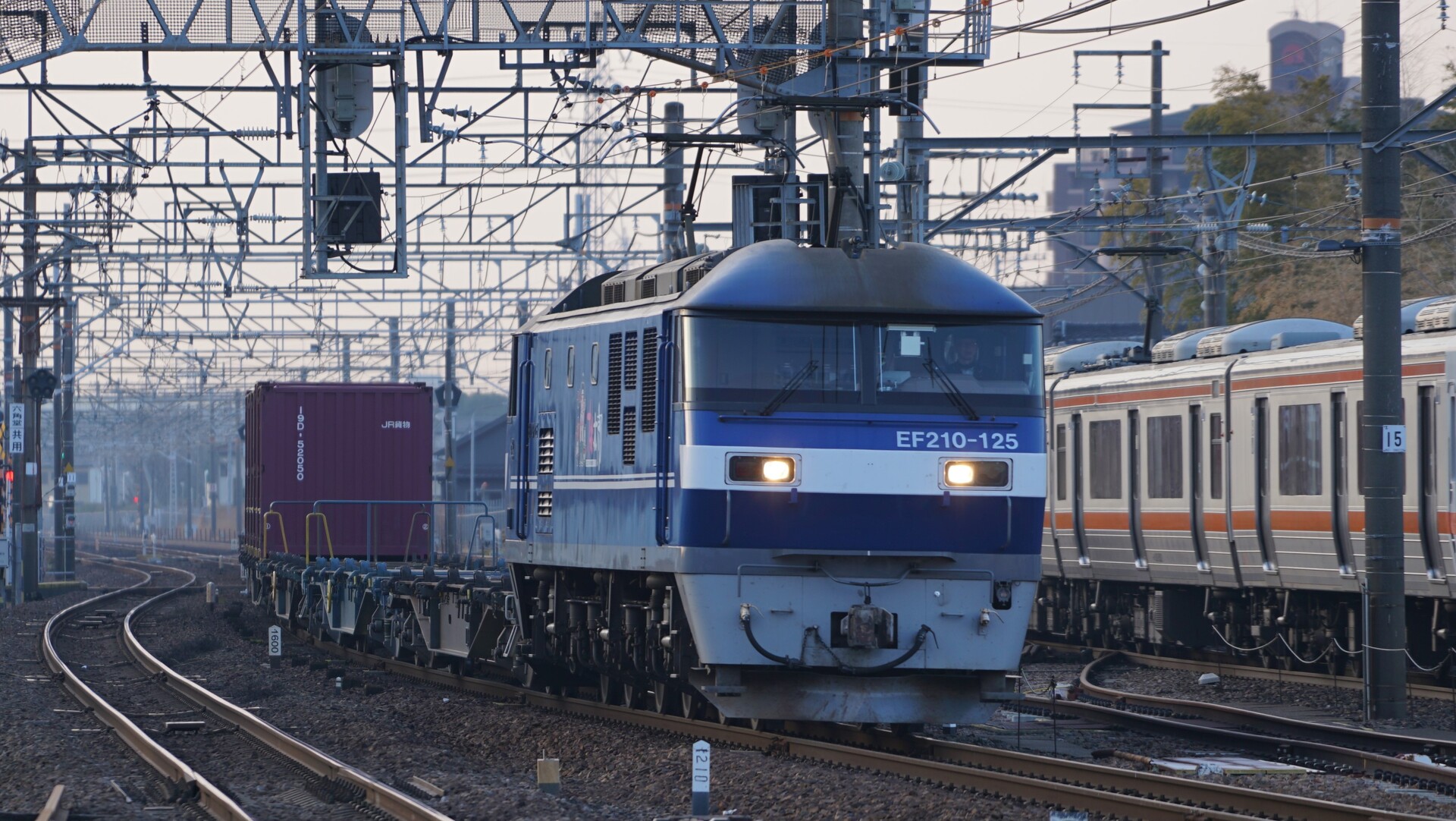 2025年2月27日 今朝の写真 ピカピカのEF210-367 : Rail Scope
