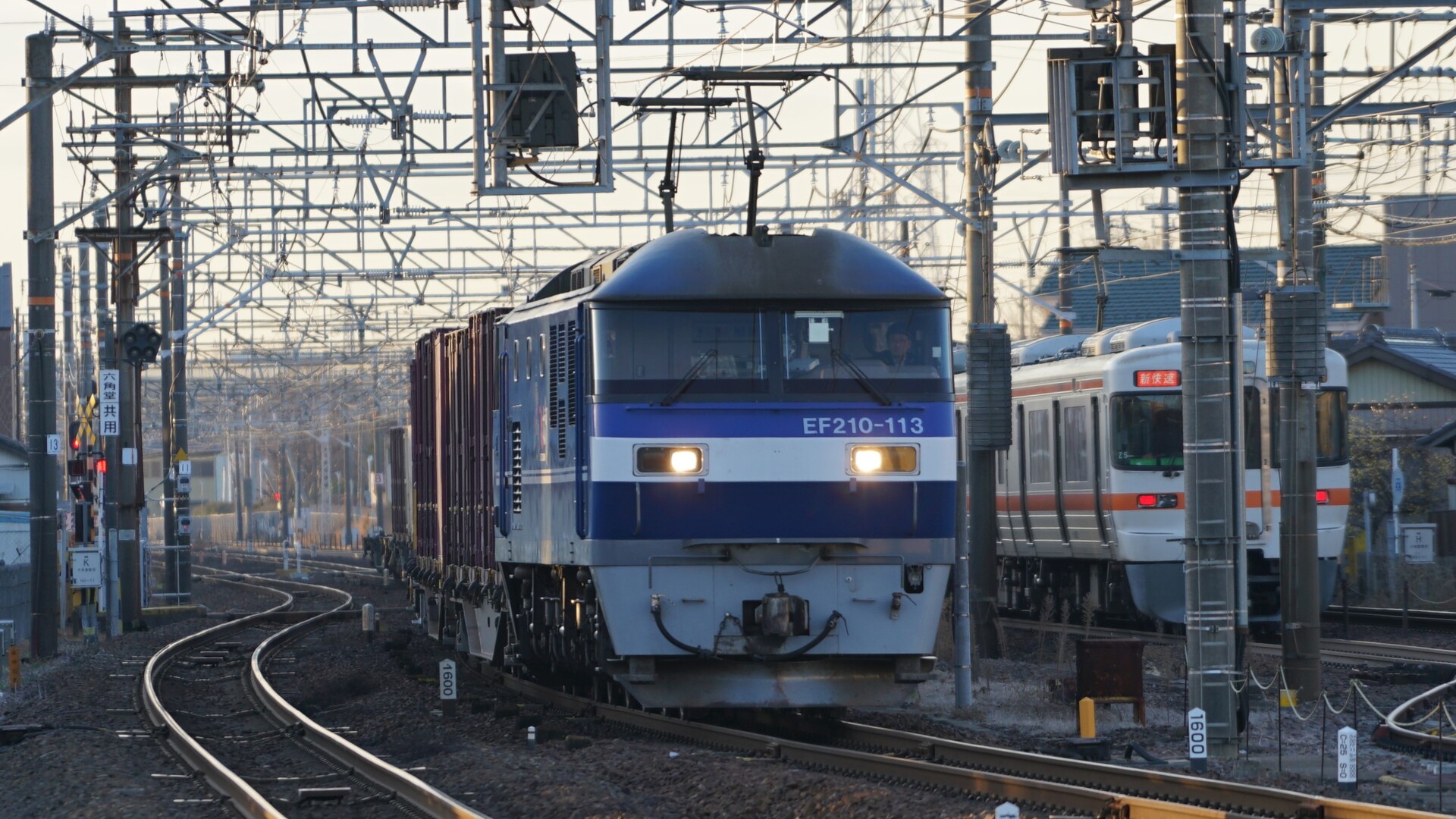 2025年2月14日 今朝の写真 EF510-13と222 : Rail Scope
