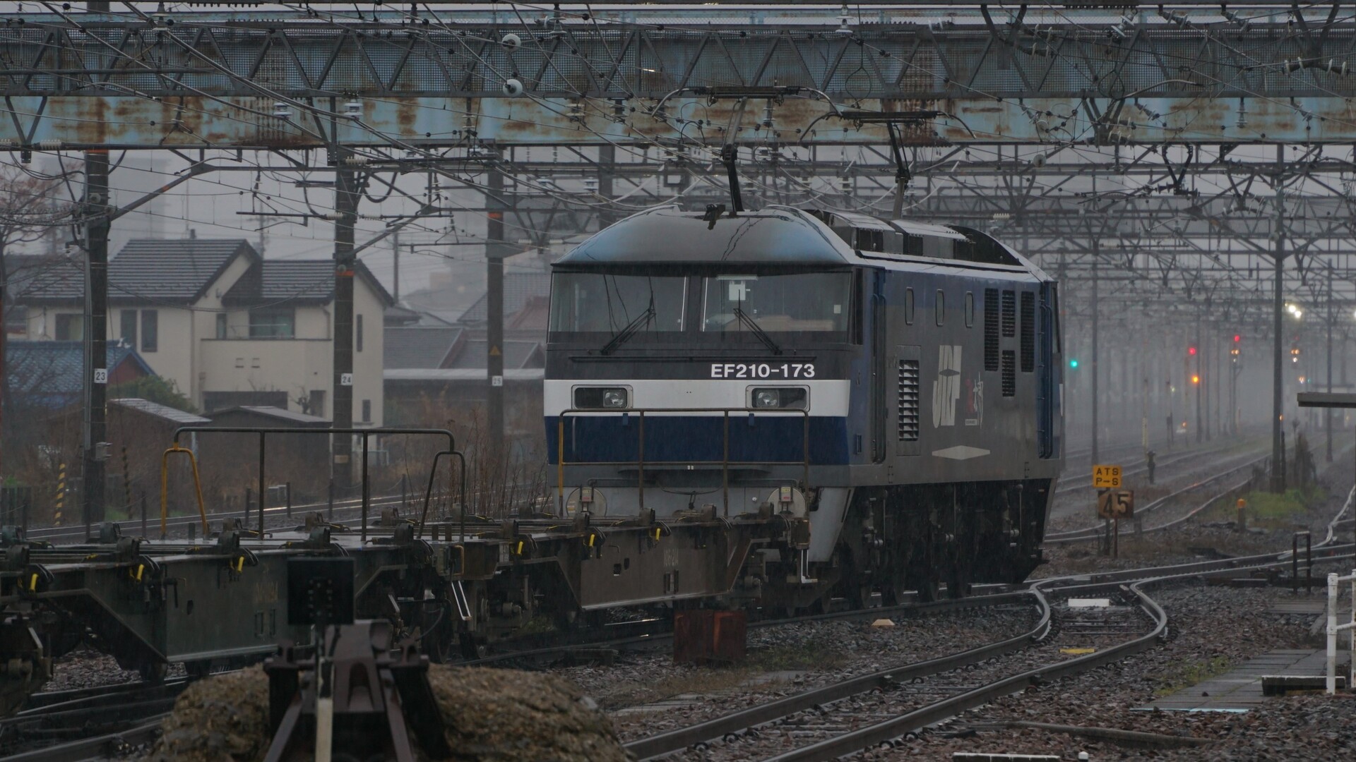 2024年3月26日 今朝の写真 EF210-352とDF200-220 : Rail Scope