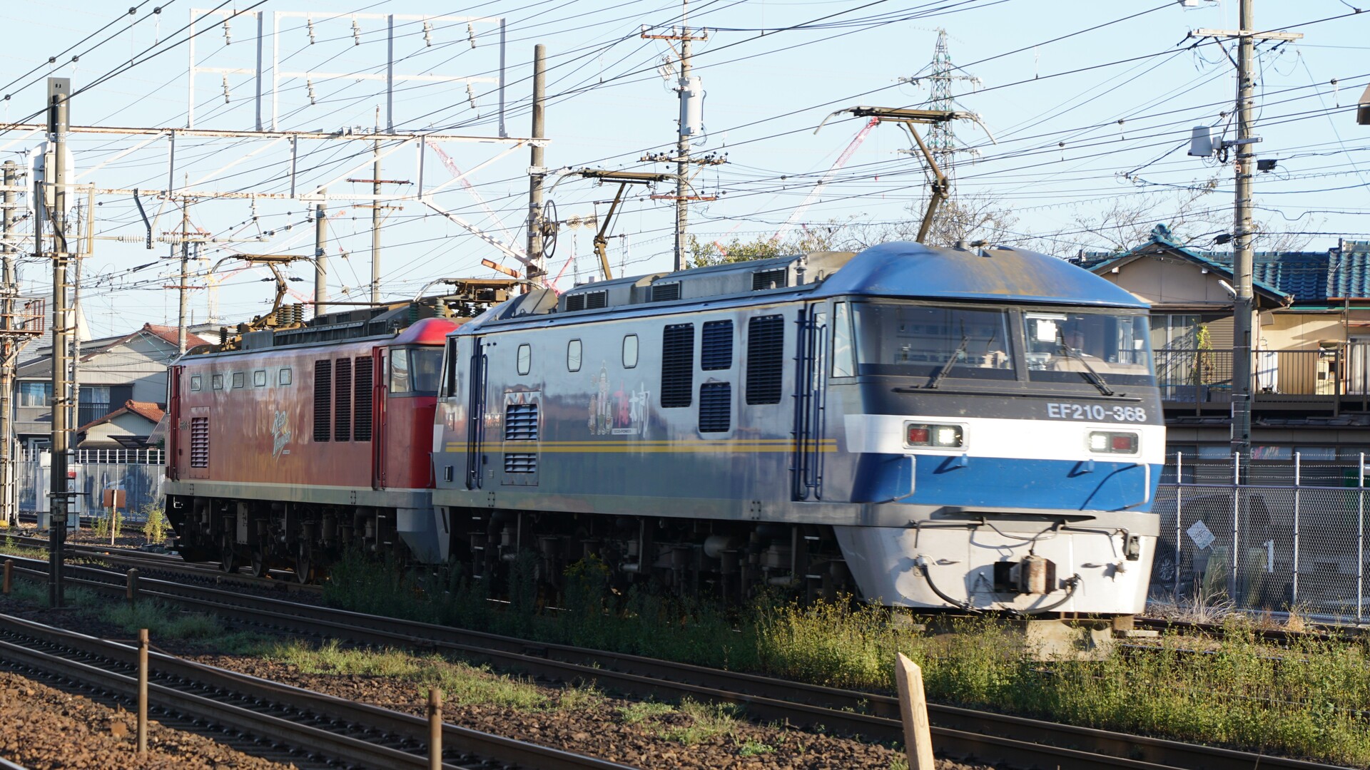 2025年10月17日 今朝の写真 EF510-6とDF200-216 : Rail Scope