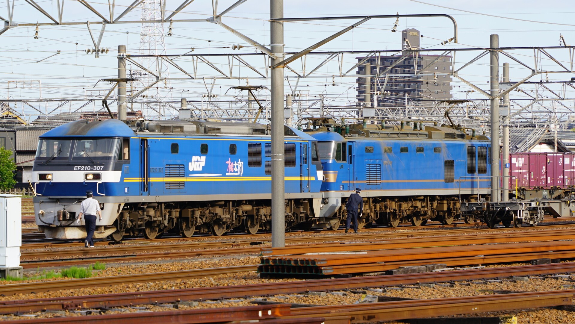 2025年5月8日 今朝の写真 EF510-511と12 : Rail Scope