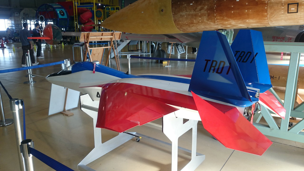 ステルス研究機『X-2』に搭載されたXF5-1エンジン公開 : ZAPZAP！ 世界の面白いニュース