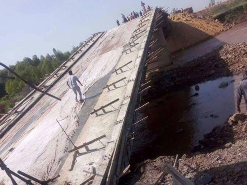 中国企業がケニアで建設していた橋、倒壊 : ZAPZAP！ 世界の面白いニュース