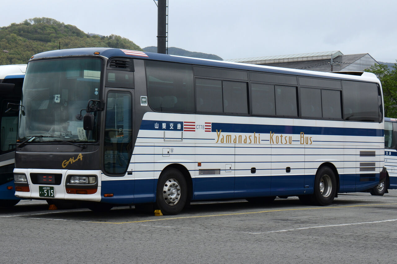 山梨交通 高速路線車② : ざっしーのただ載せてゆくだけ