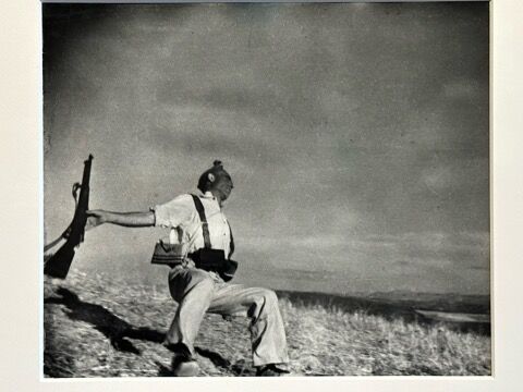 【美術】ロバート・キャパ／『崩れ落ちる兵士』 Robert Capa/Falling Soldier : Zauberblog