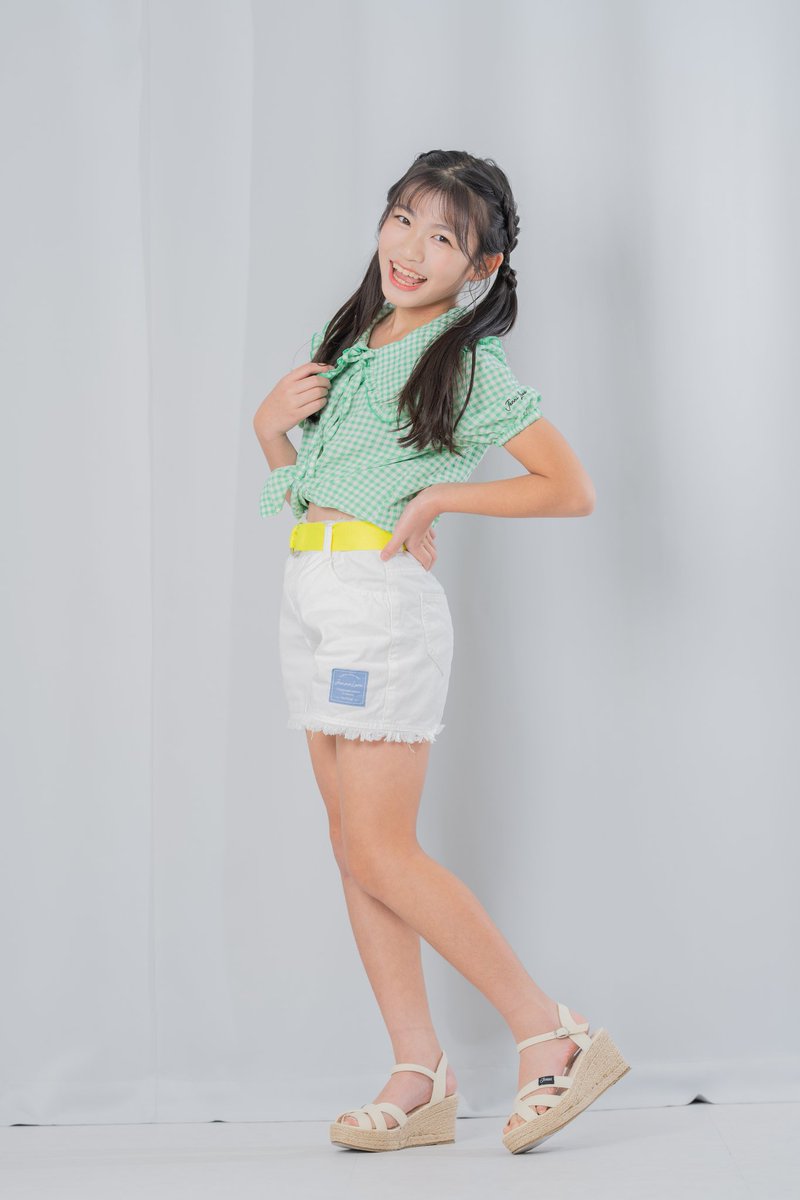 【画像】JS4の健康的な生足www : 爆誕芸能ニュース速報