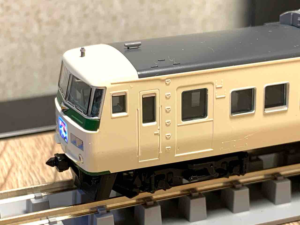 TOMIX 185系200番台(強化スカート・斜めストライプ)入線! - れ TOMIX 185系200番台(強化スカート・斜めストライプ)入線! - れ
